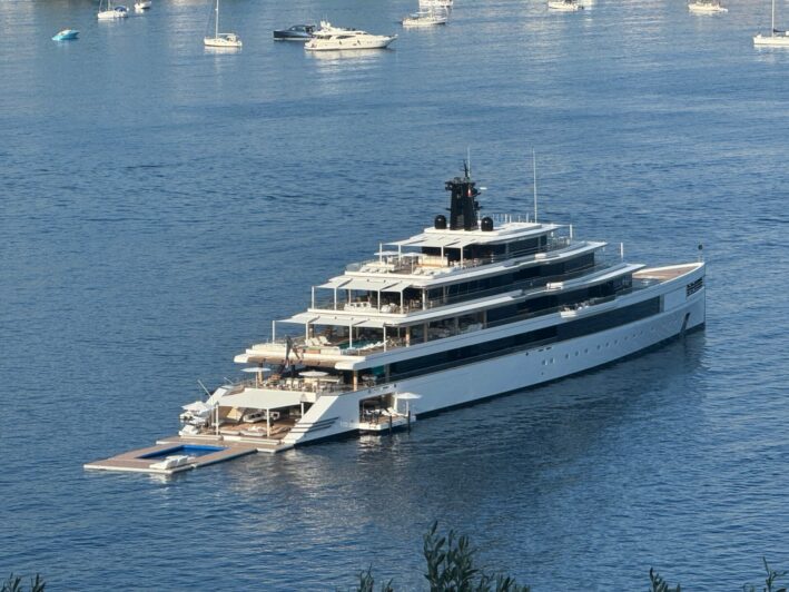 The World’s Largest Super Yachts – The Billionaires Club – Yacht